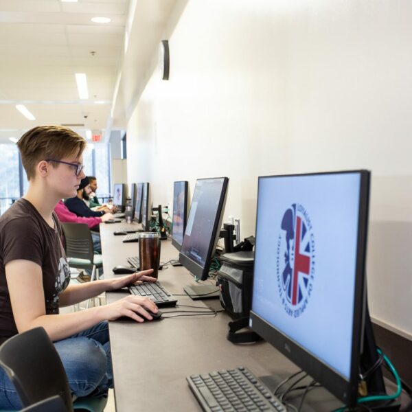 Comienza a estudiar en Loyalist College Canada online Class